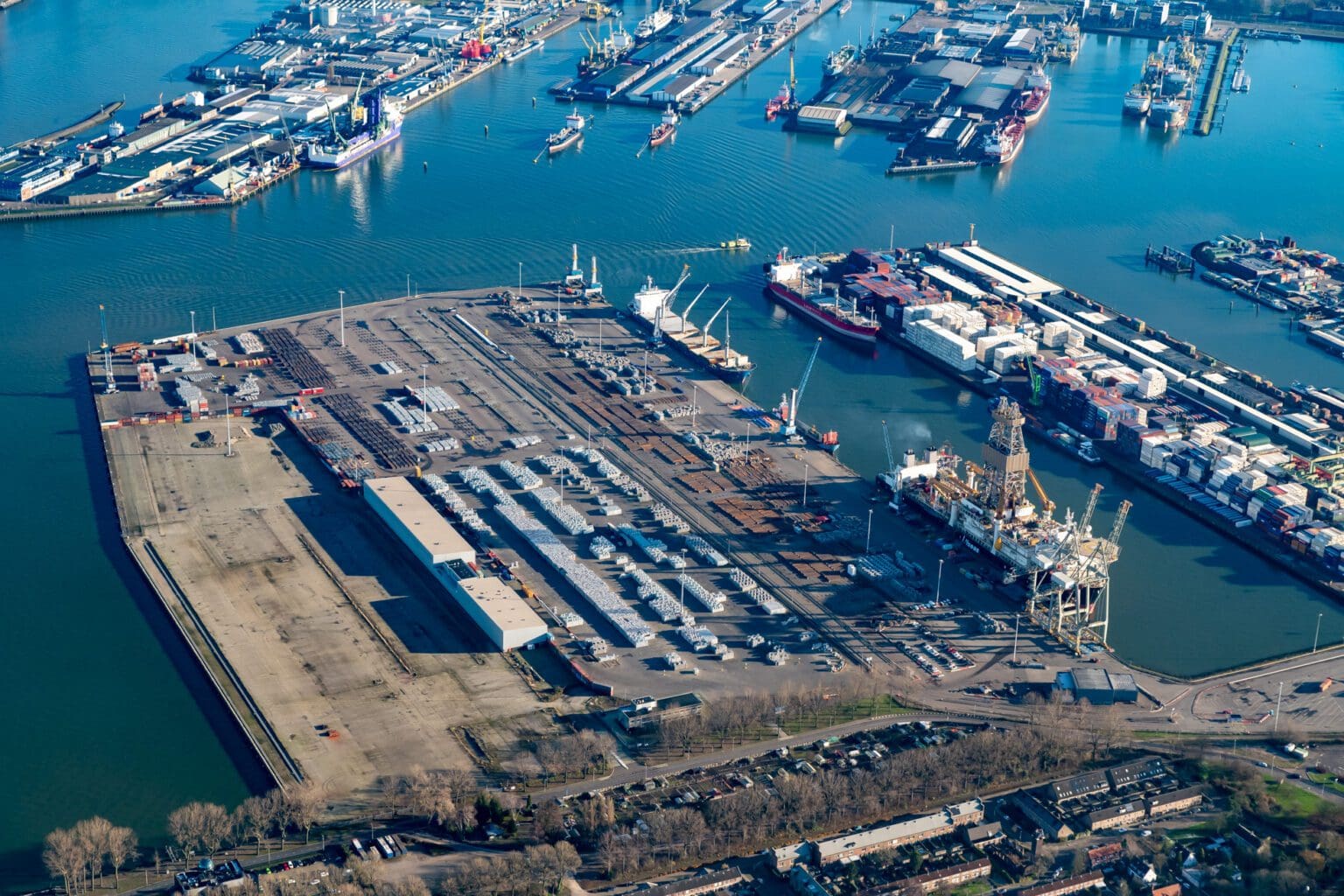 New multi-purpose terminal Pier 6 - Steinweg