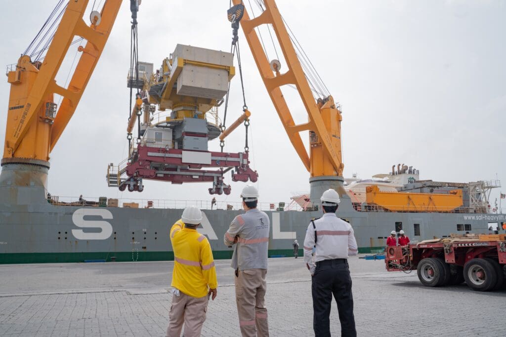 Project and heavy lift cargo - Oman - Steinweg